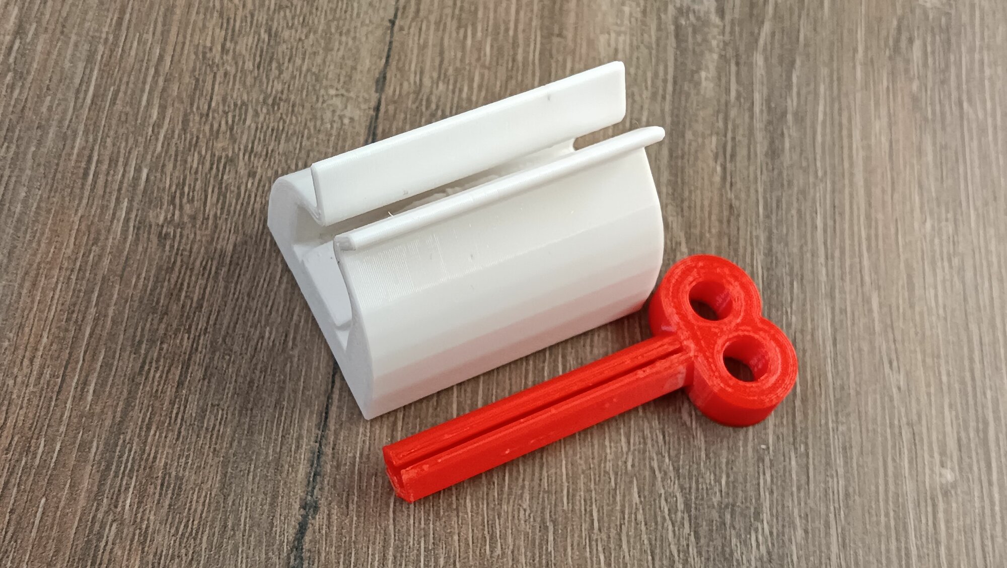 Пресс дозатор для зубной пасты, крема