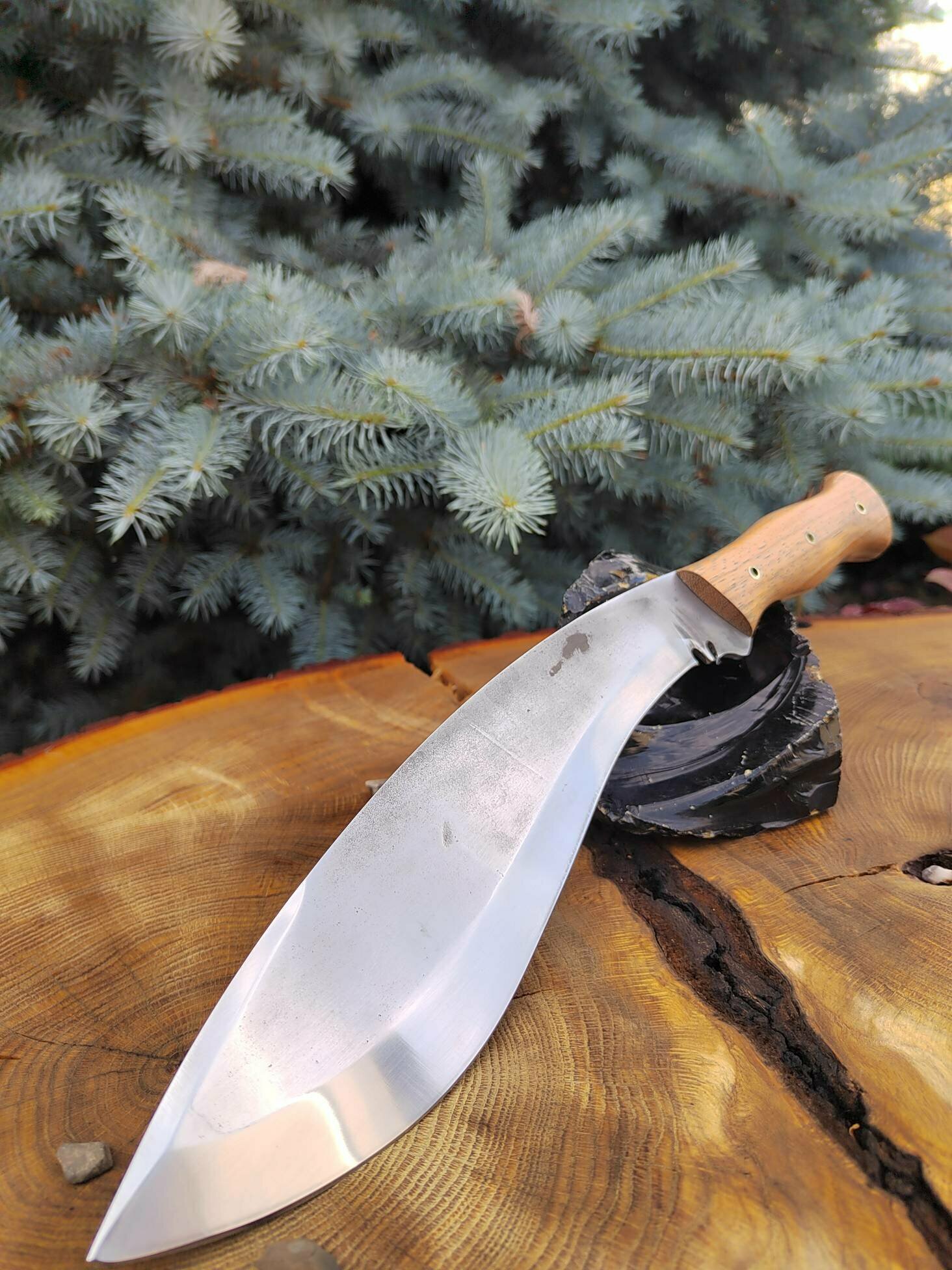 "Гурх Ворсма" - туристический мачете из стали Х12 с кожаными ножнами