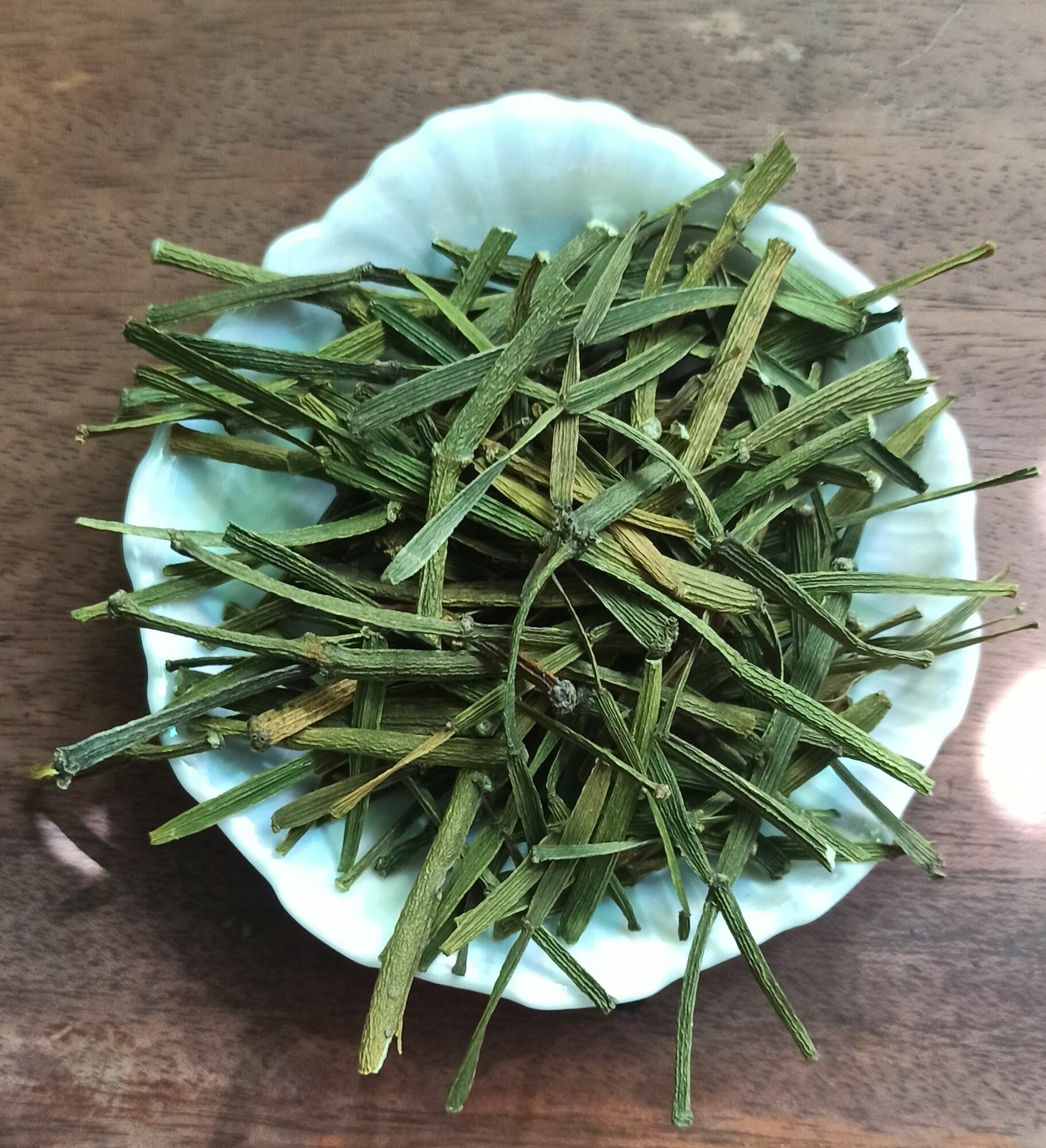 Пан се цзяо. Крабовые лапки с чайных деревьев Иу. Ручной сбор, высший сорт - 100 грамм.