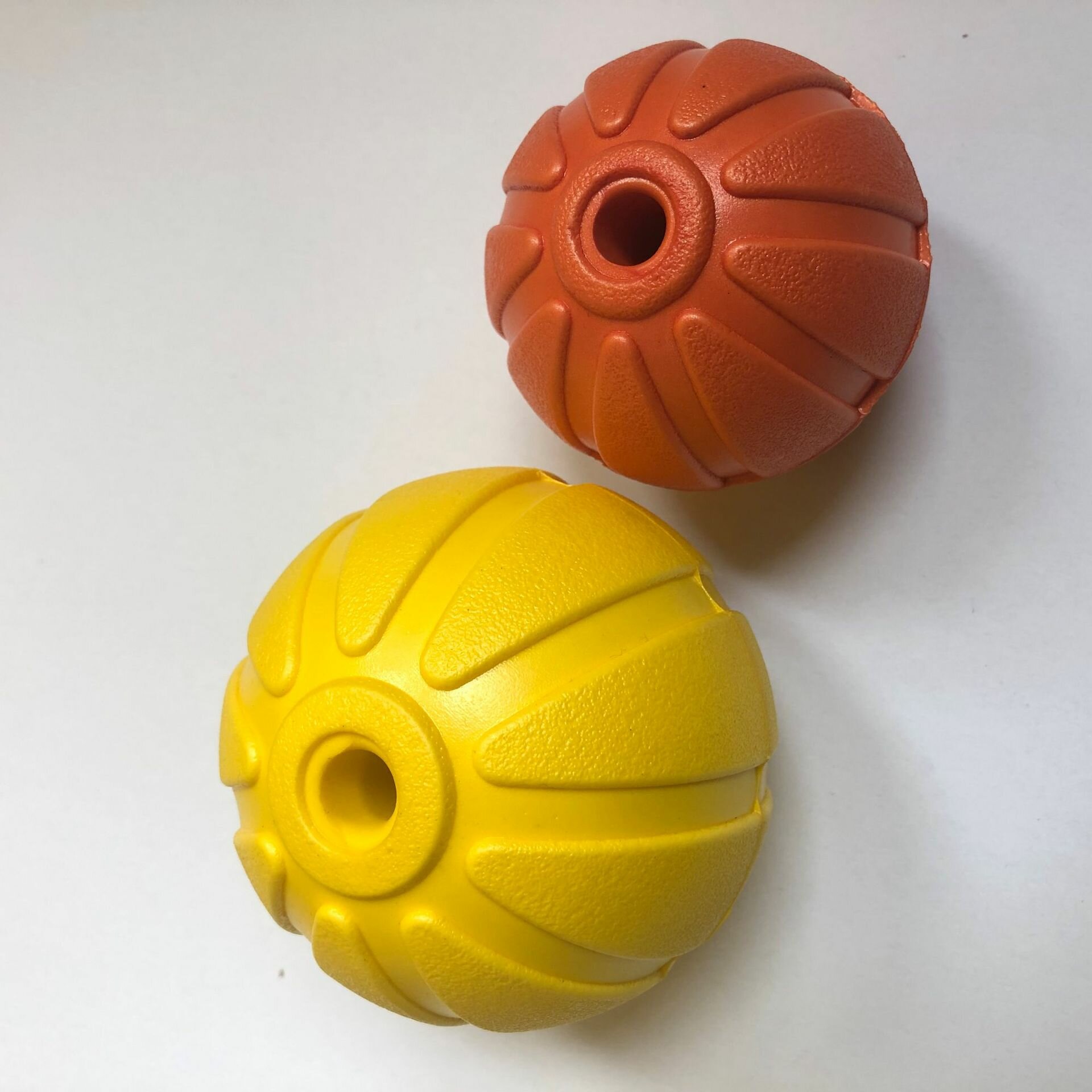 Ударопрочный пустотелый шар Leaky для средних и крупных собак, 9 см диаметром, прочная резиновая игрушка для