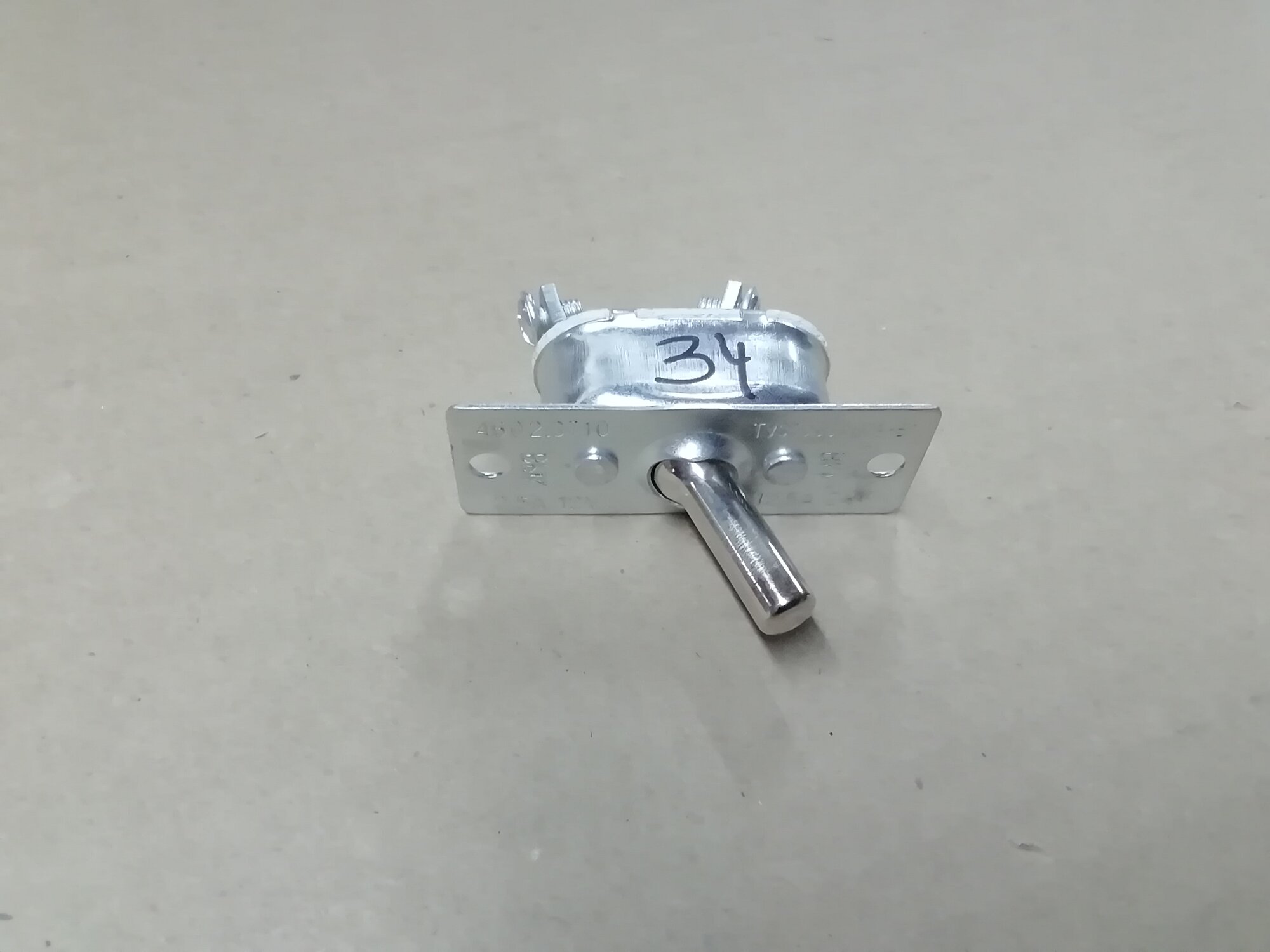 4602.3710 автоэлектрика - Выключатель тумблер ЧТЗ, ВТЗ, ЛТЗ, Урал, ГАЗ, АТЗ, БелАЗ(2-х позиц,2-х конт.)