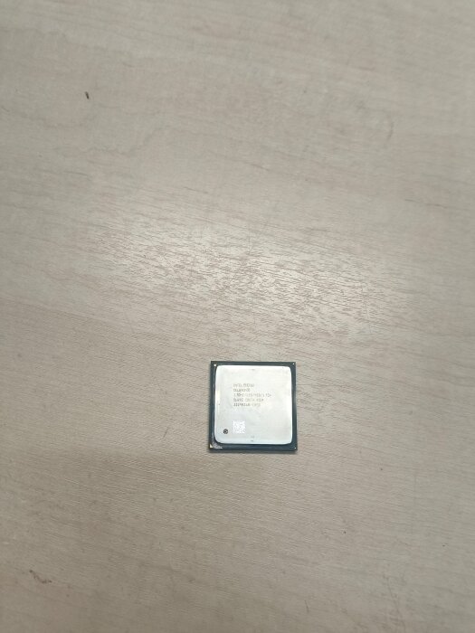 Процессор Intel Celeron SL69Z 1.7Ghz/128/400/1.75V Willamette Socket 478