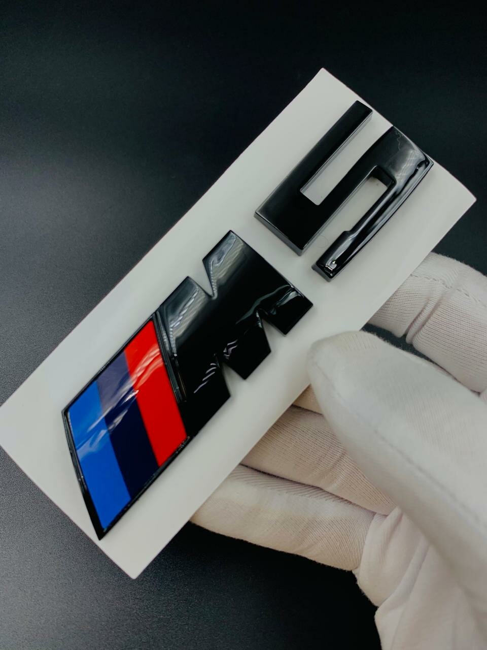 Эмблема значок на крышку багажника бмв M5 (черный). Шильдик bmw M5 (длина 115мм) 1шт.