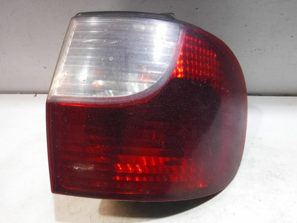 Фонарь задний правый Hyundai H-1 924024A500
