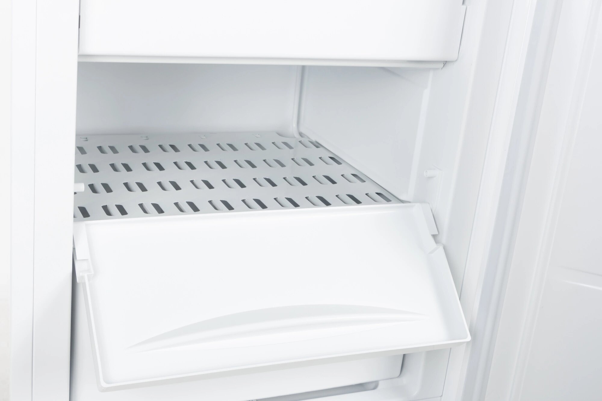 Морозильная камера Indesit SFR100