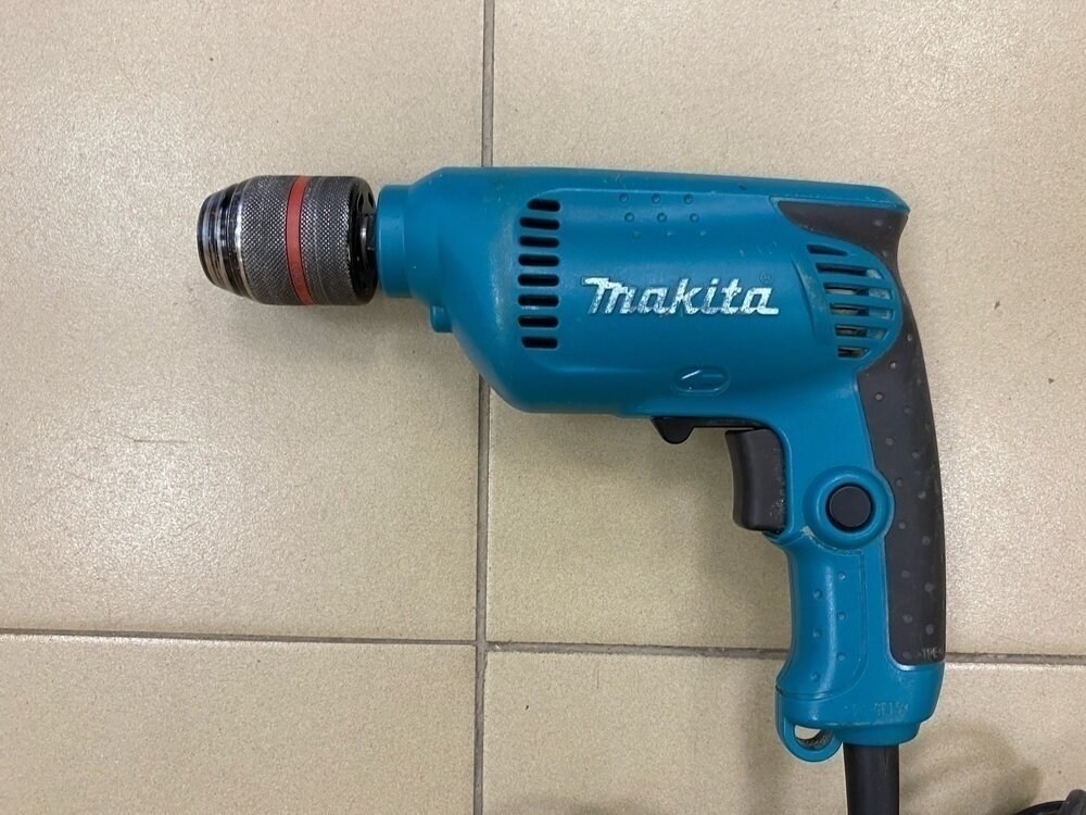 Безударная дрель Makita 6413, 450 Вт, без аккумулятора бирюзовый