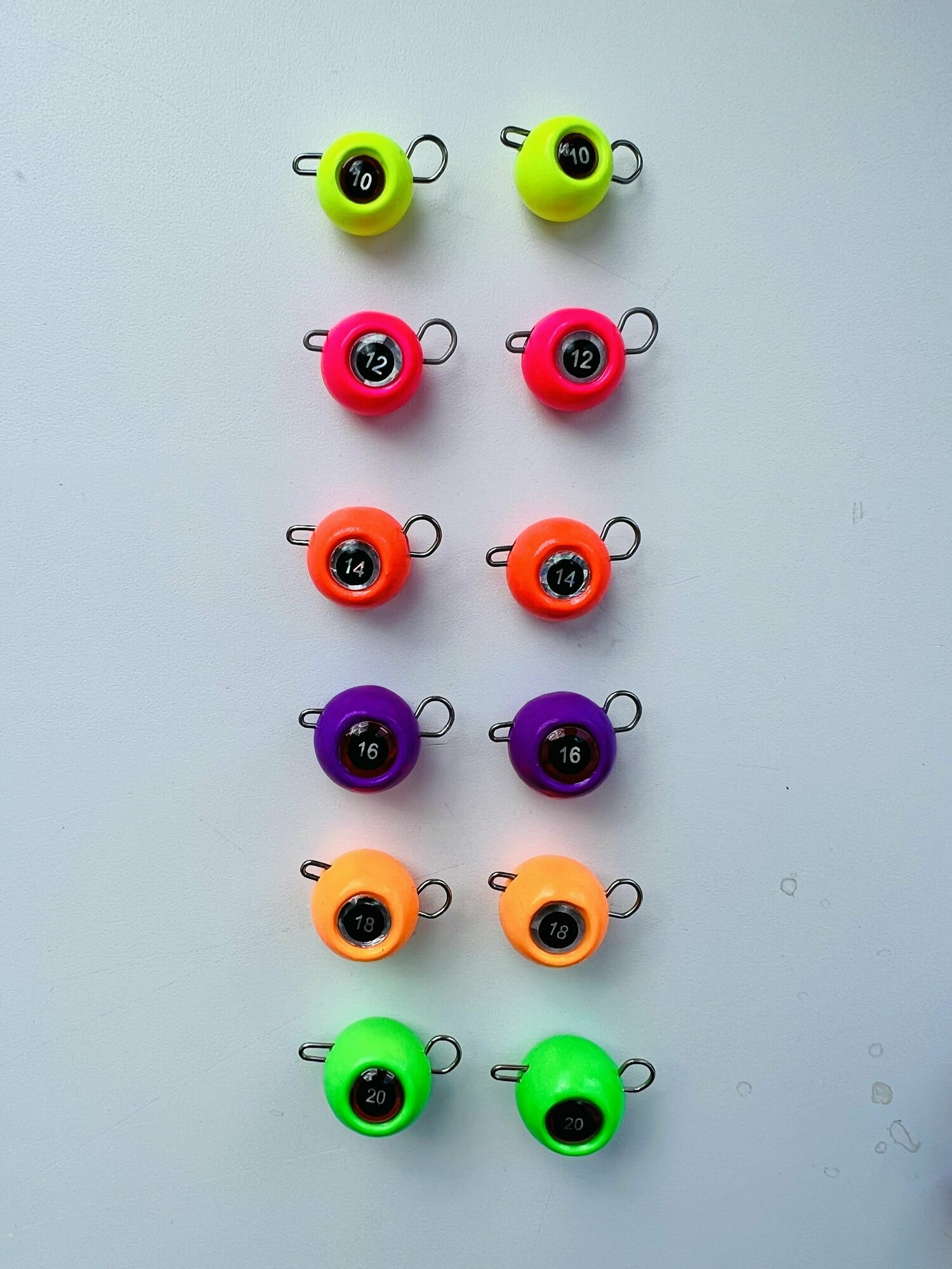 Набор крашеных разборных чебурашек "ШАР" люминофор