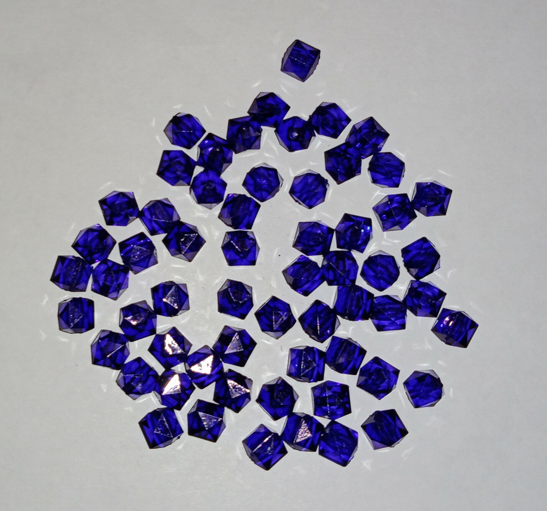 Бусины синие многогранные 8 мм