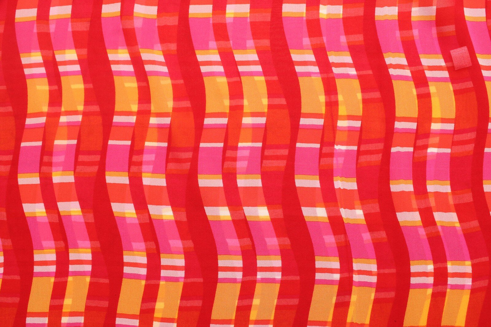 Ткань Шёлк-шифон Valentino в ярких розово-красно-жёлтых тонах, ш134см, 0,5 м