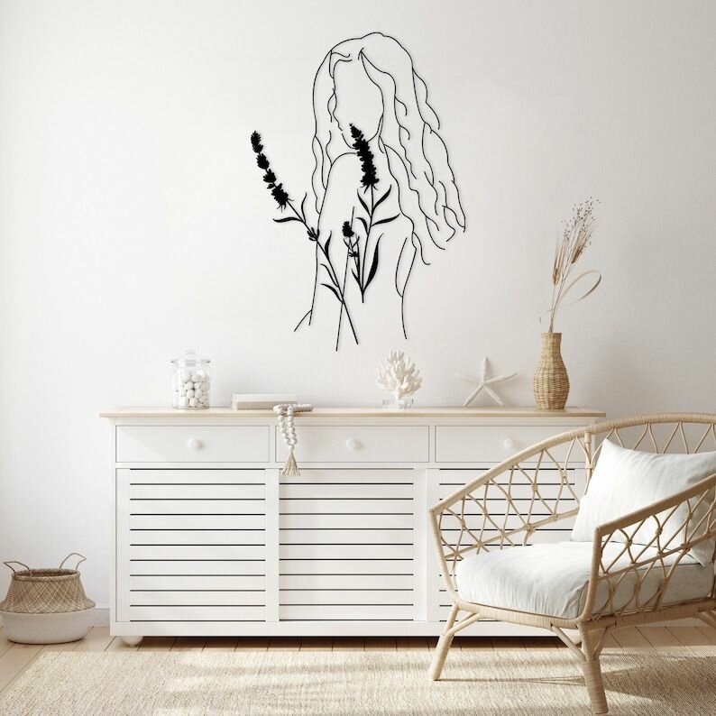 Декоративное панно деревянное, Девушка с лавандой (черный цвет)