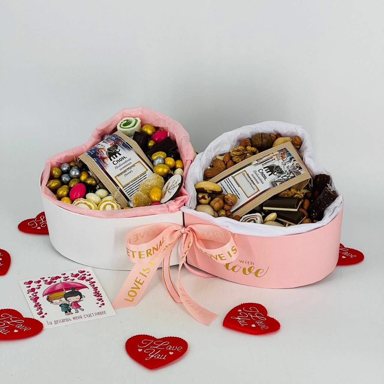 Подарочный набор орехов в бельгийском шоколаде "Два сердца"