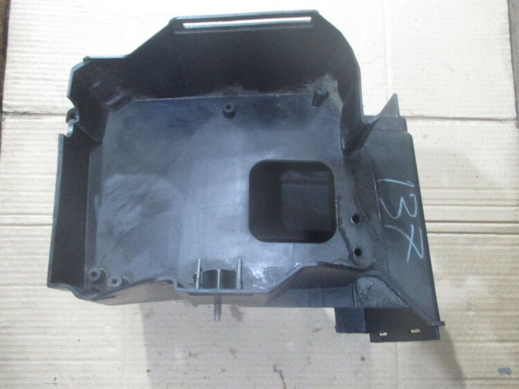 Площадка под АКБ 3M5110723AP 30667940 1402455 Форд Фокус 2 Вольво - 137