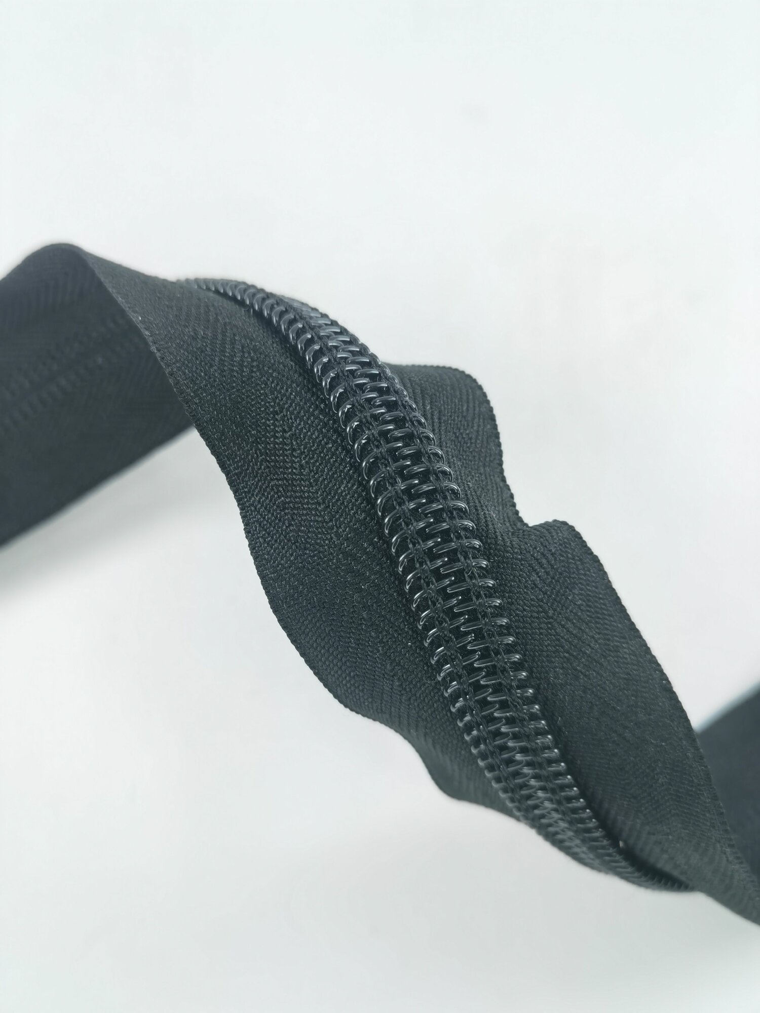 Молния рулонная тип 10, 3 метра, черный 322/ витая (спиральная)