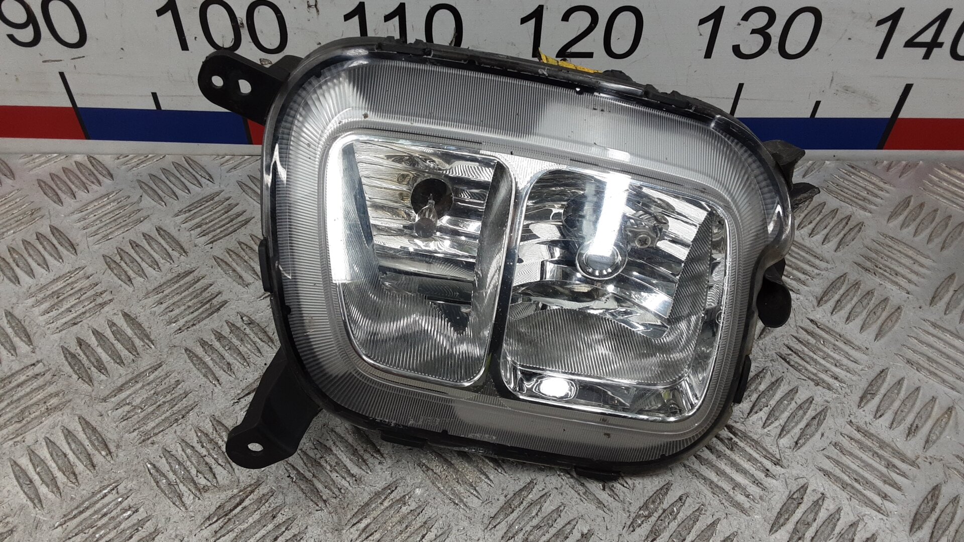 Фара галогенная левая передняя KIA SORENTO 2, Номер 922012P610