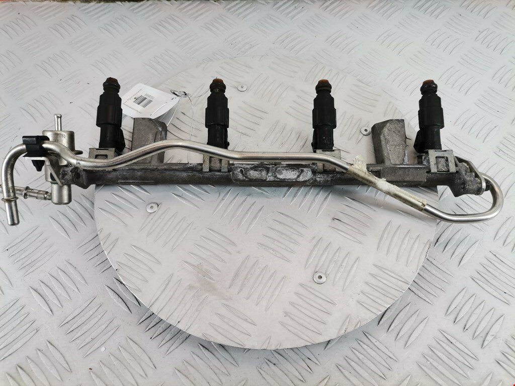 Форсунка бензиновая электрическая Ford Focus 1 1111848 арт. 1509666