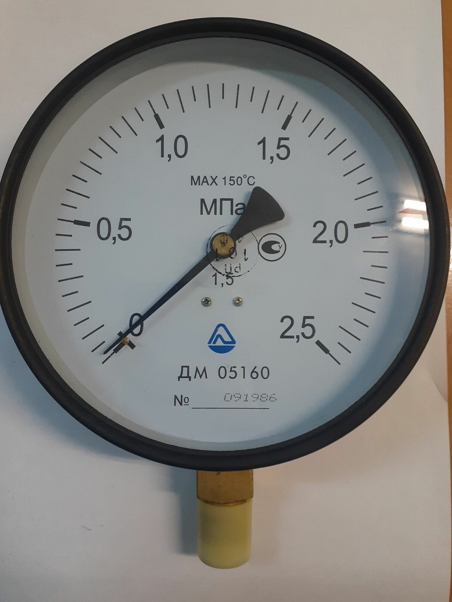 Манометр ДМ 05160 (0 . 2,5 МПа) 1,5 М20 - 2011г. материал метал, стекло, аналоговый