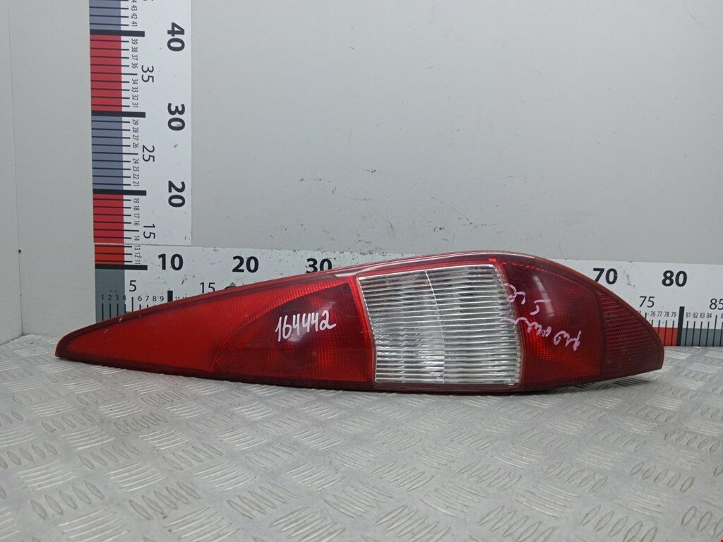 Фонарь задний правый Ford Mondeo 3 1331600 арт. 2198458