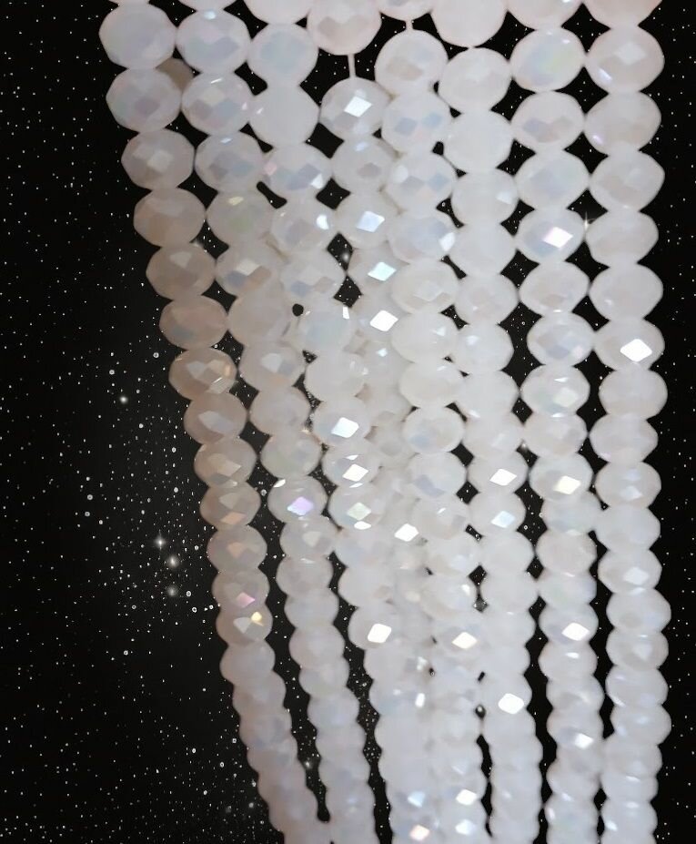 Бусины стеклянные рондели с огранкой, граненые 8 мм * 6 мм, цена за 1 нить, цвет белый полупрозрачный