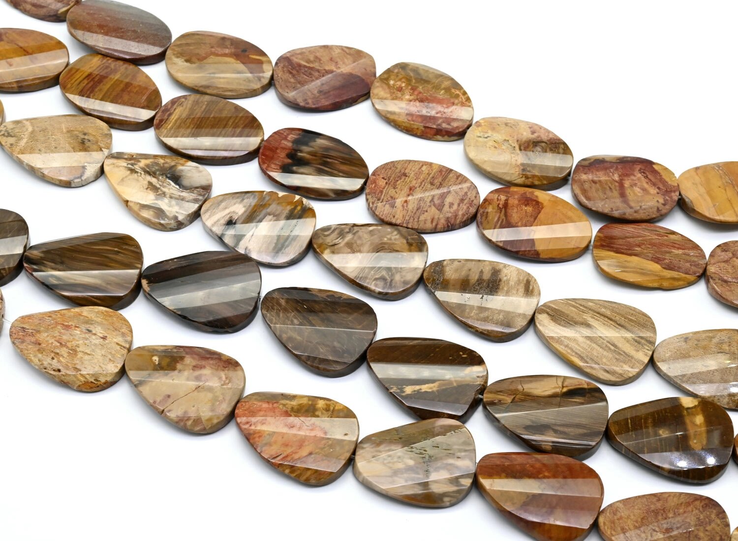 Бусины из яшмы капля с гранями 30*40мм, 40см, 10 бусин .