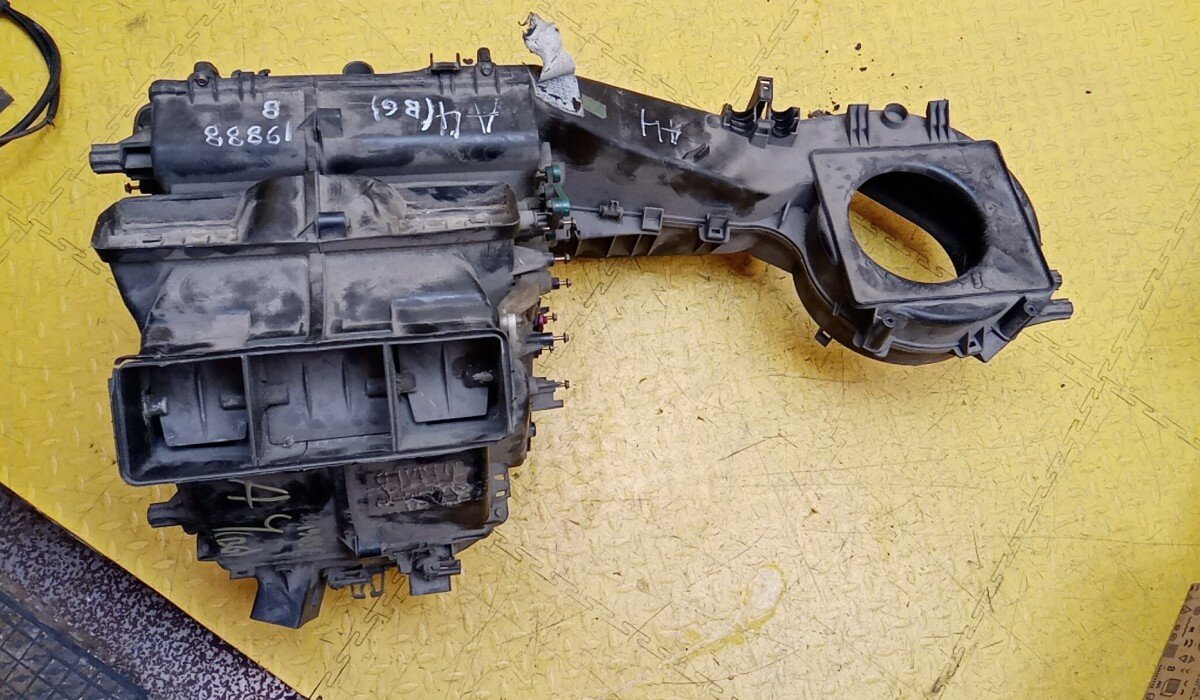 Корпус отопителя A4 (B6) Audi