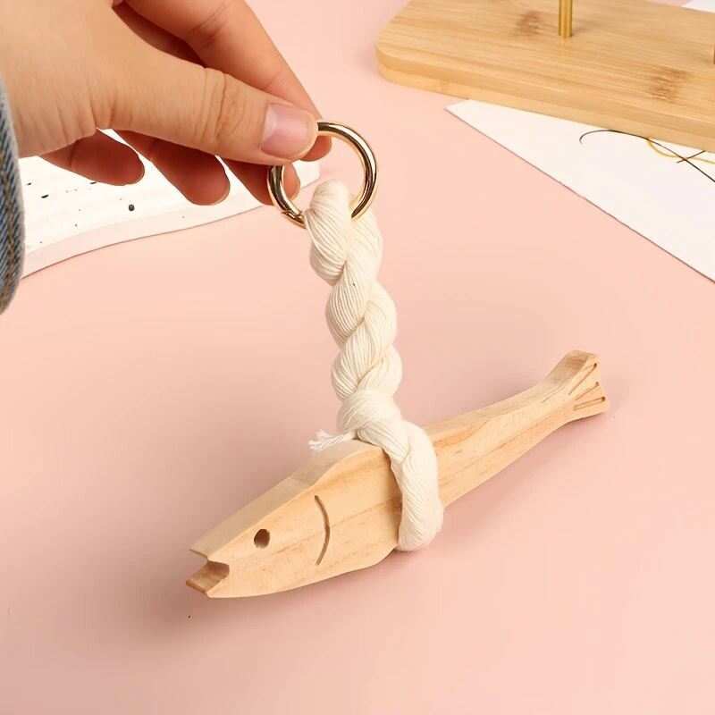 Внутренний подвесной кулон, Деревянная подвеска в виде рыбки ручной работы,1 кусок.