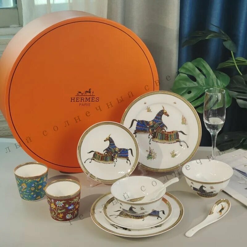 Hermes Набор столовой посуды из 10 предм. Hermes Набор столовой посуды из 10 предм.
