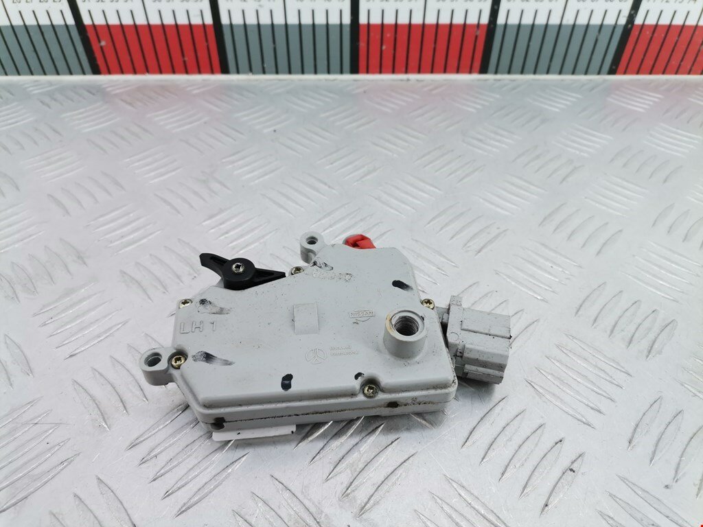 Сервопривод (электропривод моторчик привода) Nissan Primera P11 арт. 1987489