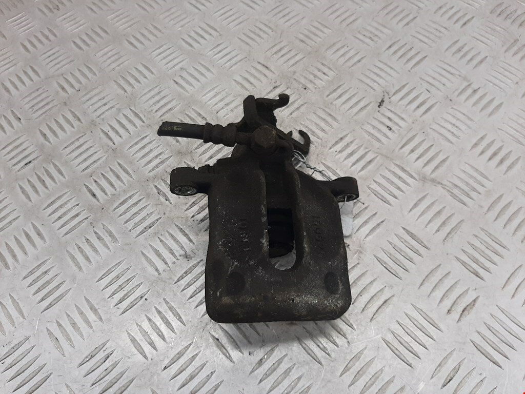 Суппорт задний левый Volvo S40 V40 1 8251696 арт. 1793337