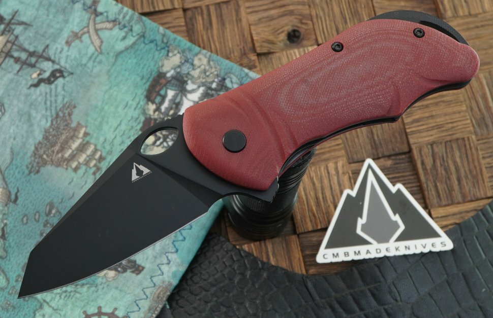 Складной нож CMB Made Knives Hippo, сталь D2, BW, рукоять красный G-10