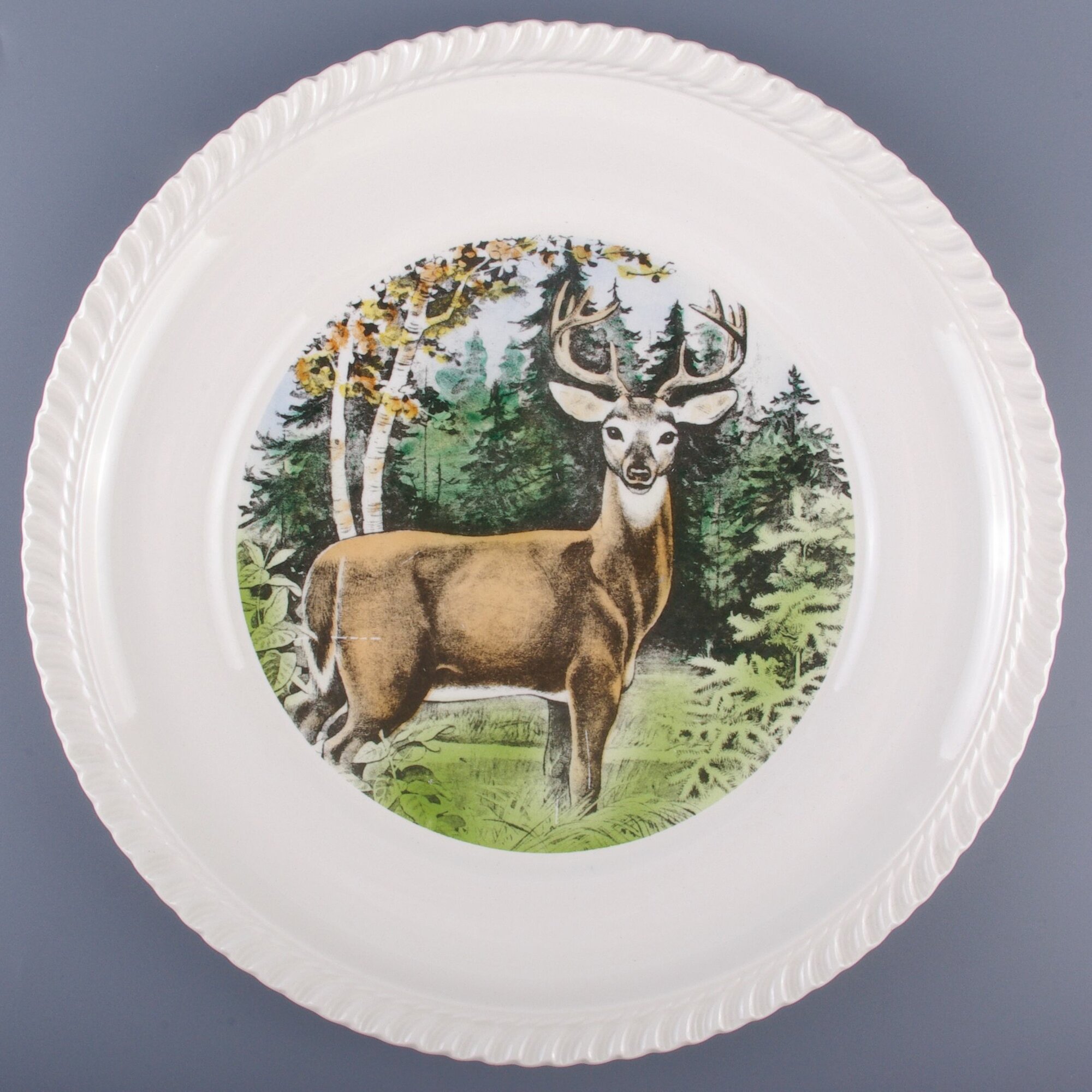 Винтажная декоративная тарелка "Белохвостый олень". Фарфор, ручная роспись. Delano Studios для Bean Inc, США, 1970- ее.