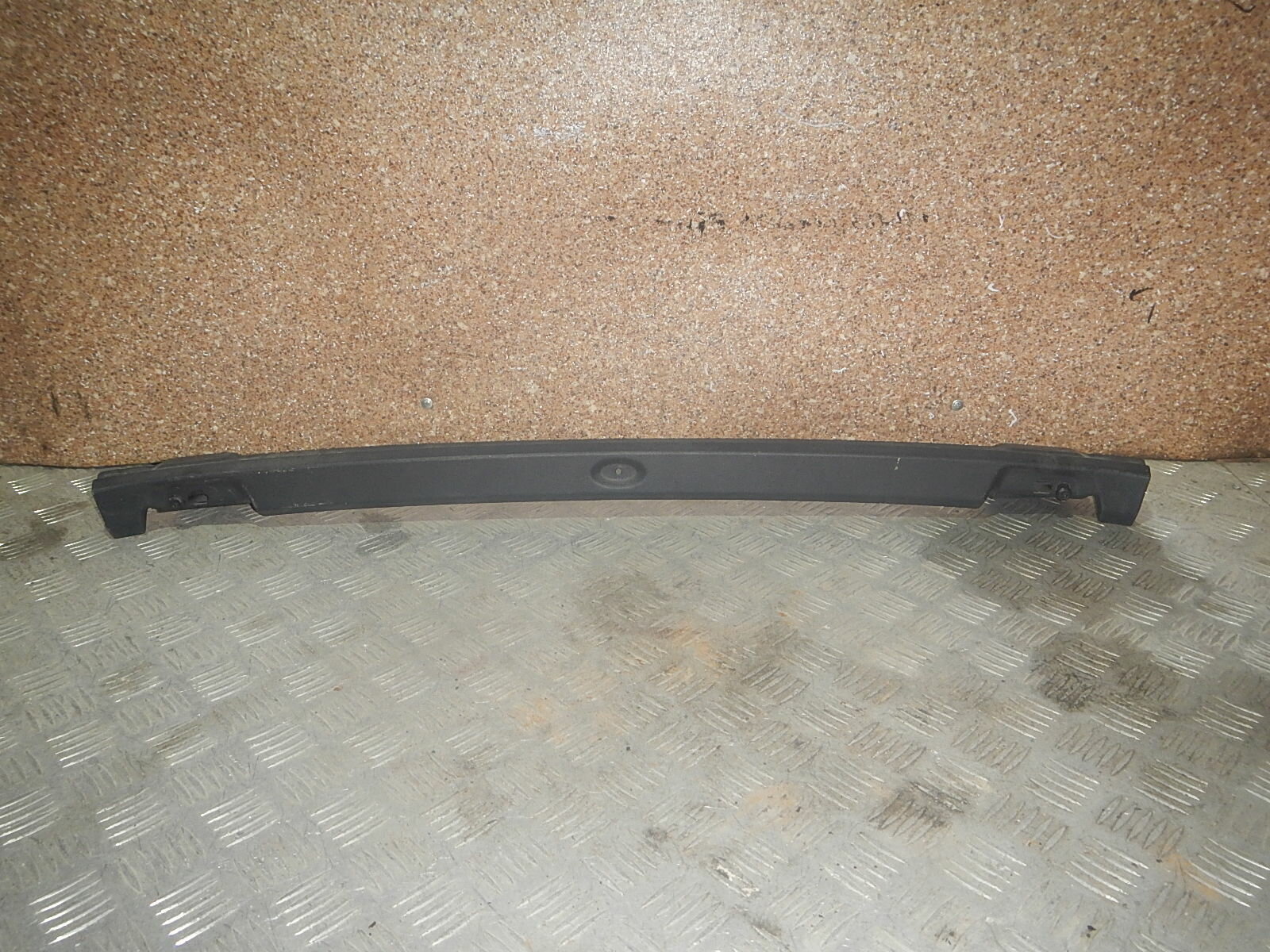 Б/У Накладка (кузов внутри), Land Rover (Ленд Ровер)-FREEER (97-06) LAND ROVER FREELANDER (97-06) На кунг верхняя Царапин...