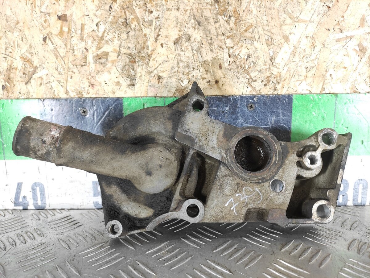 Крышка термостата FORD Focus 1998-2005 978M8505CG