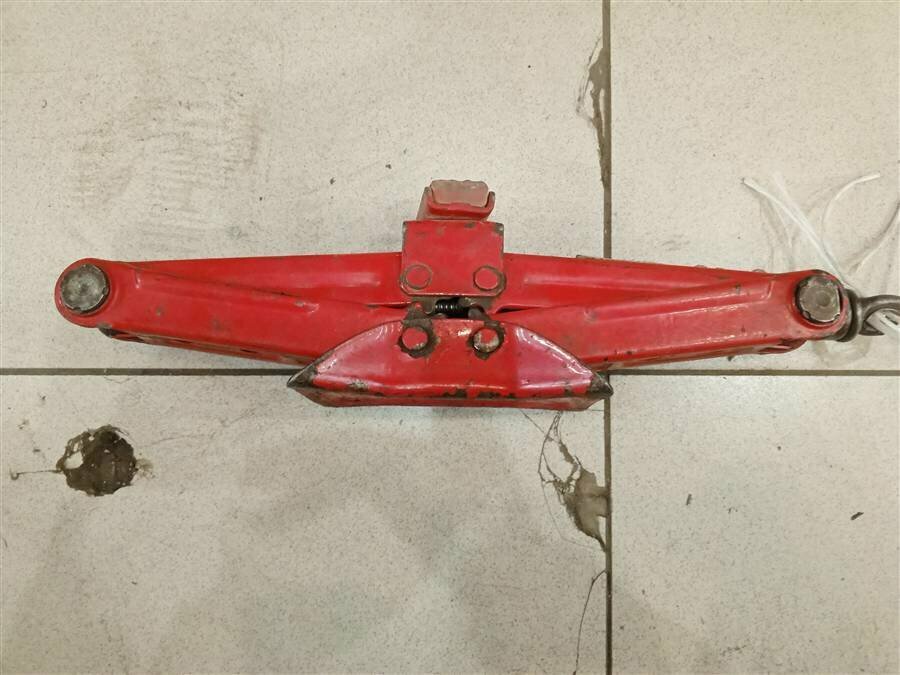 Домкрат от Kia Rio 2011-2016