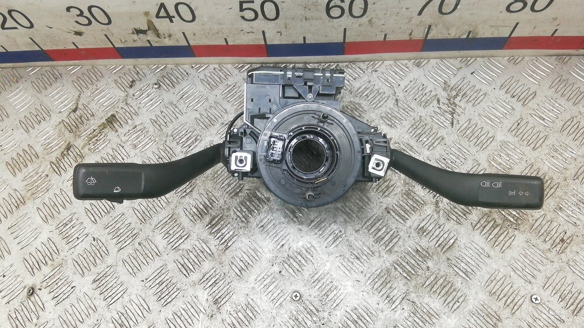 Переключатель поворотов и дворников (стрекоза) VOLKSWAGEN JETTA 5