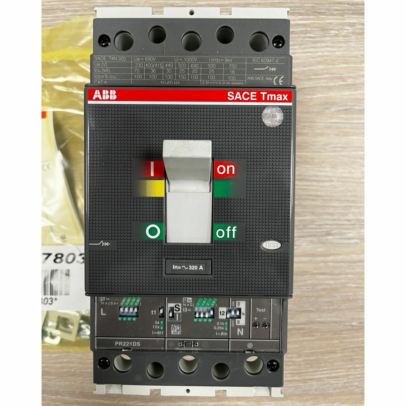 Выключатель автоматический 3п T4N 320 PR221DS-LS/I In320 3p F F ABB 1SDA054117R1