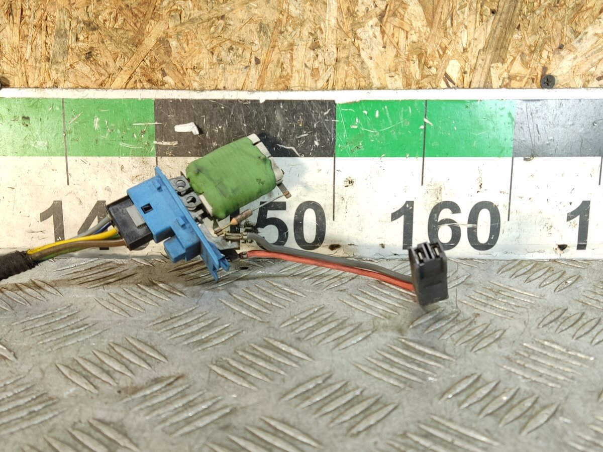 Резистор отопителя OPEL Vectra B 9135937