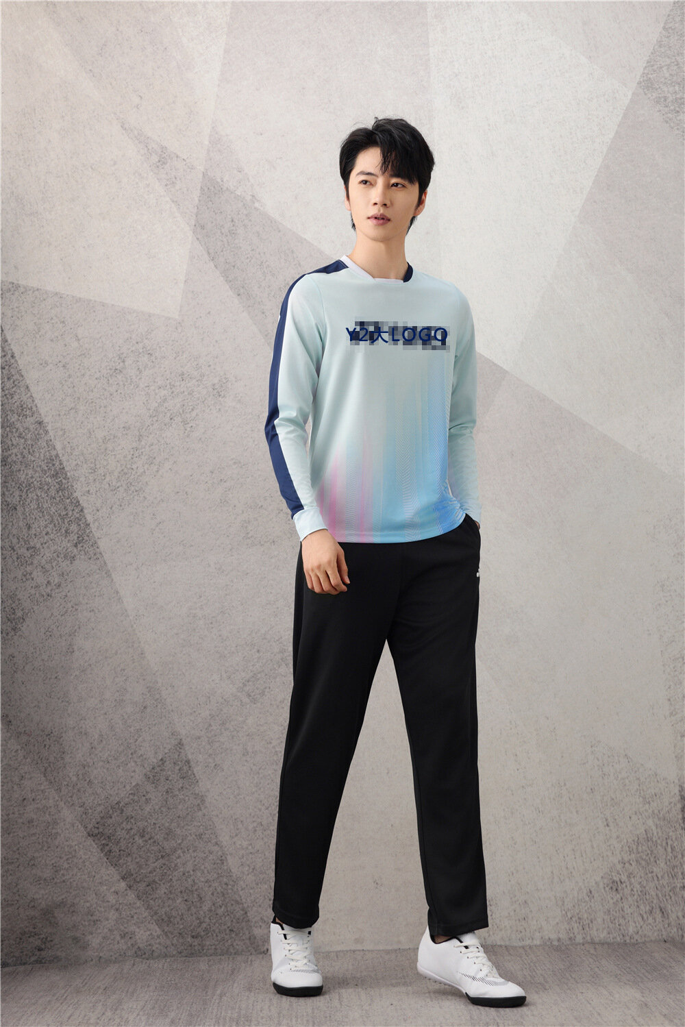 Костюм спортивный