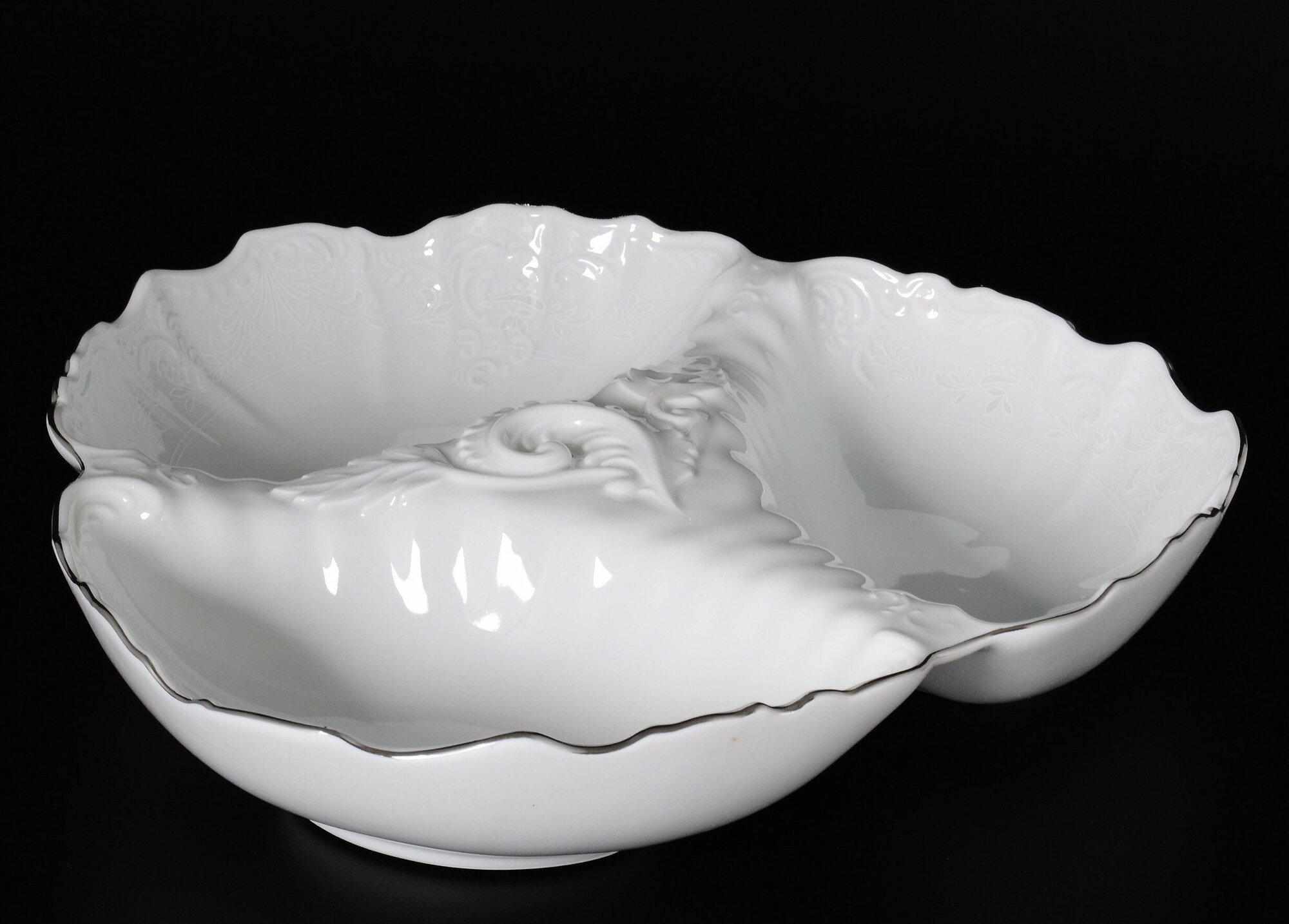 Менажница 3-х секционная треугольная 30 см,1 шт. "Bernadotte" "Серая роза", отводка платина Чехия