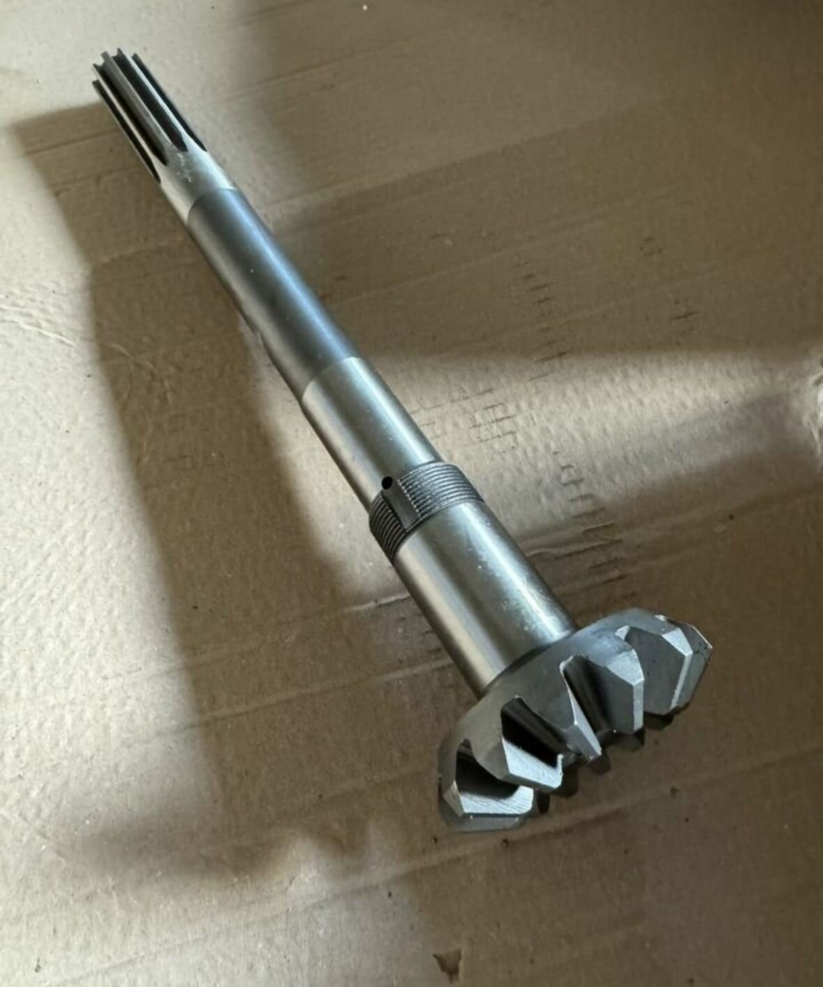 Вал вертикальный МТЗ 82 передний ведущий мост (Z14)