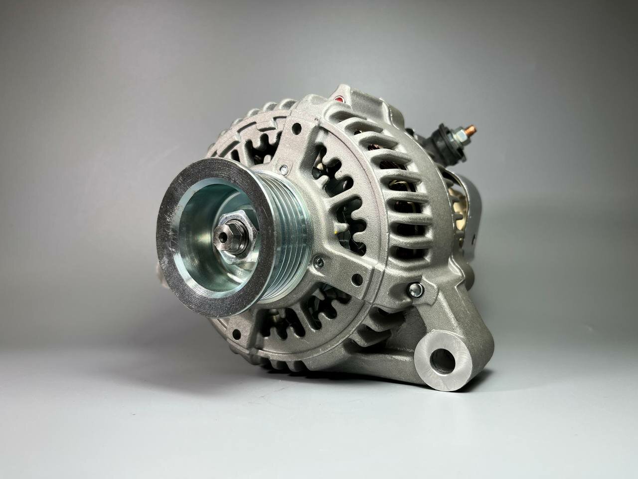 Генератор TOYOTA для а/м Toyota Land Cruiser (арт: 13796N) [Org]