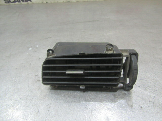 Дефлектор воздушный правый Iveco Stralis