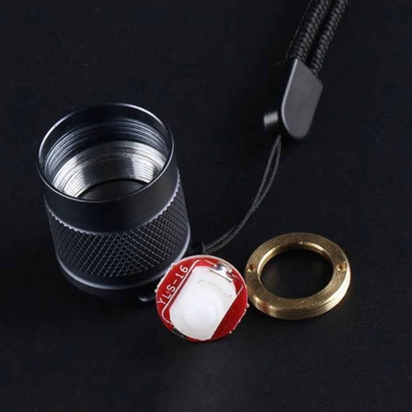 Светодиодный ручной фонарь Convoy S2+ с SST40 6500K, литиевой батареей, защитой от перегрева, 12 режимов яркости, прочный уличный фонарь