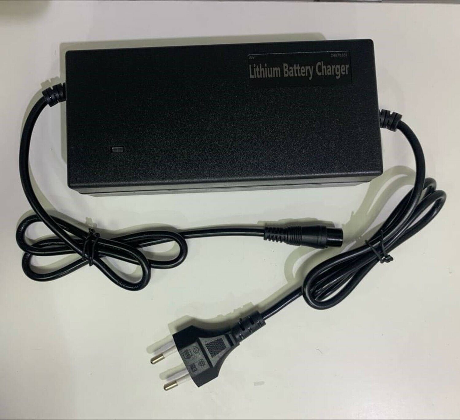 Зарядное устройство для Kugoo M4/M4 pro 48v 2a, черный, 100-240В, 50/60 Гц