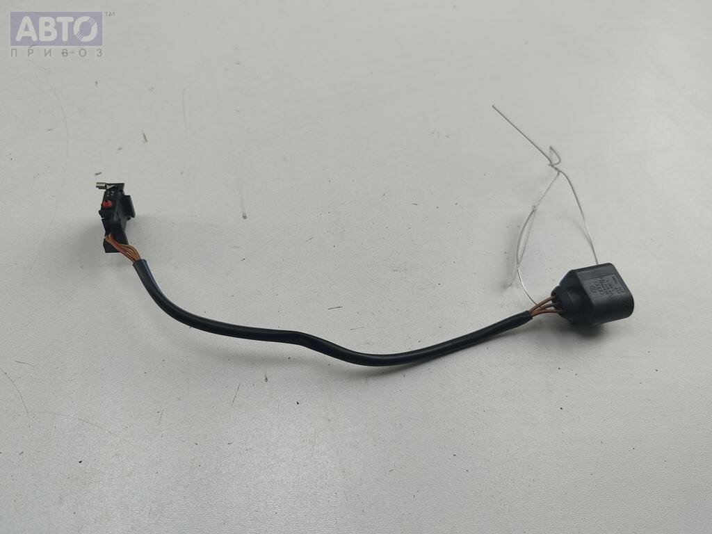 Выключатель концевой (концевик) Volkswagen Passat B5+ (GP)