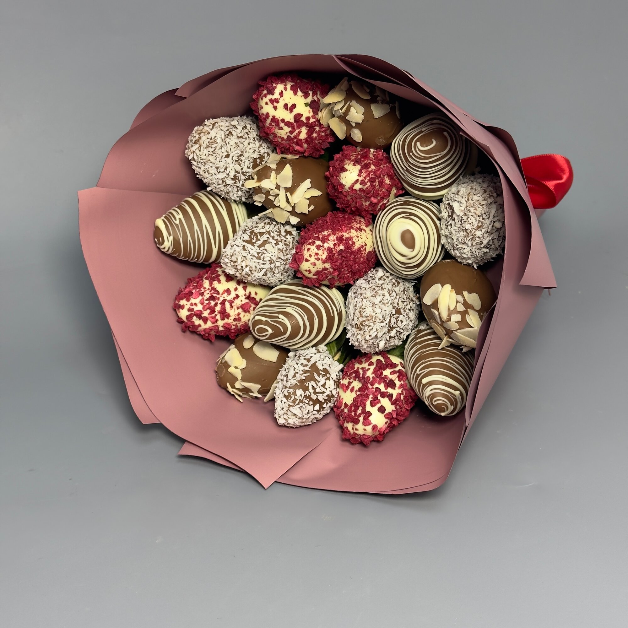 Премиум букет клубники в бельгийском шоколаде callebaut (19 ягод)