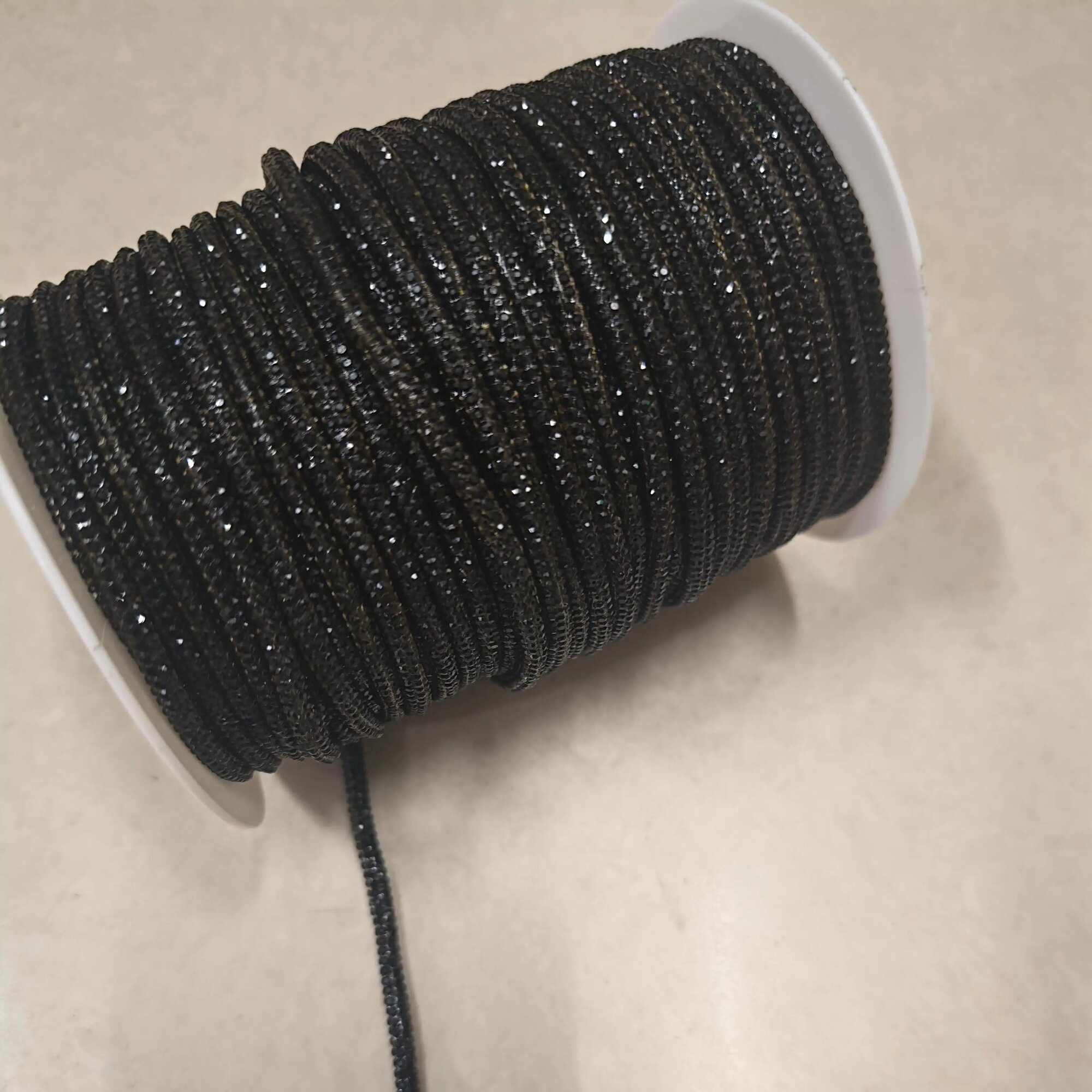 Хрустальная веревка со стразами 4 мм 50 ярдов