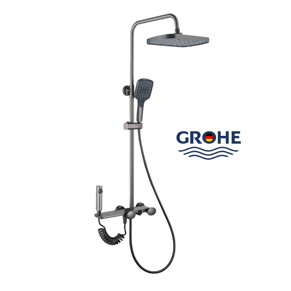 Душевой комплект Grohe для ванной комнаты. Оснащен дисплеем температуры и подсветкой.