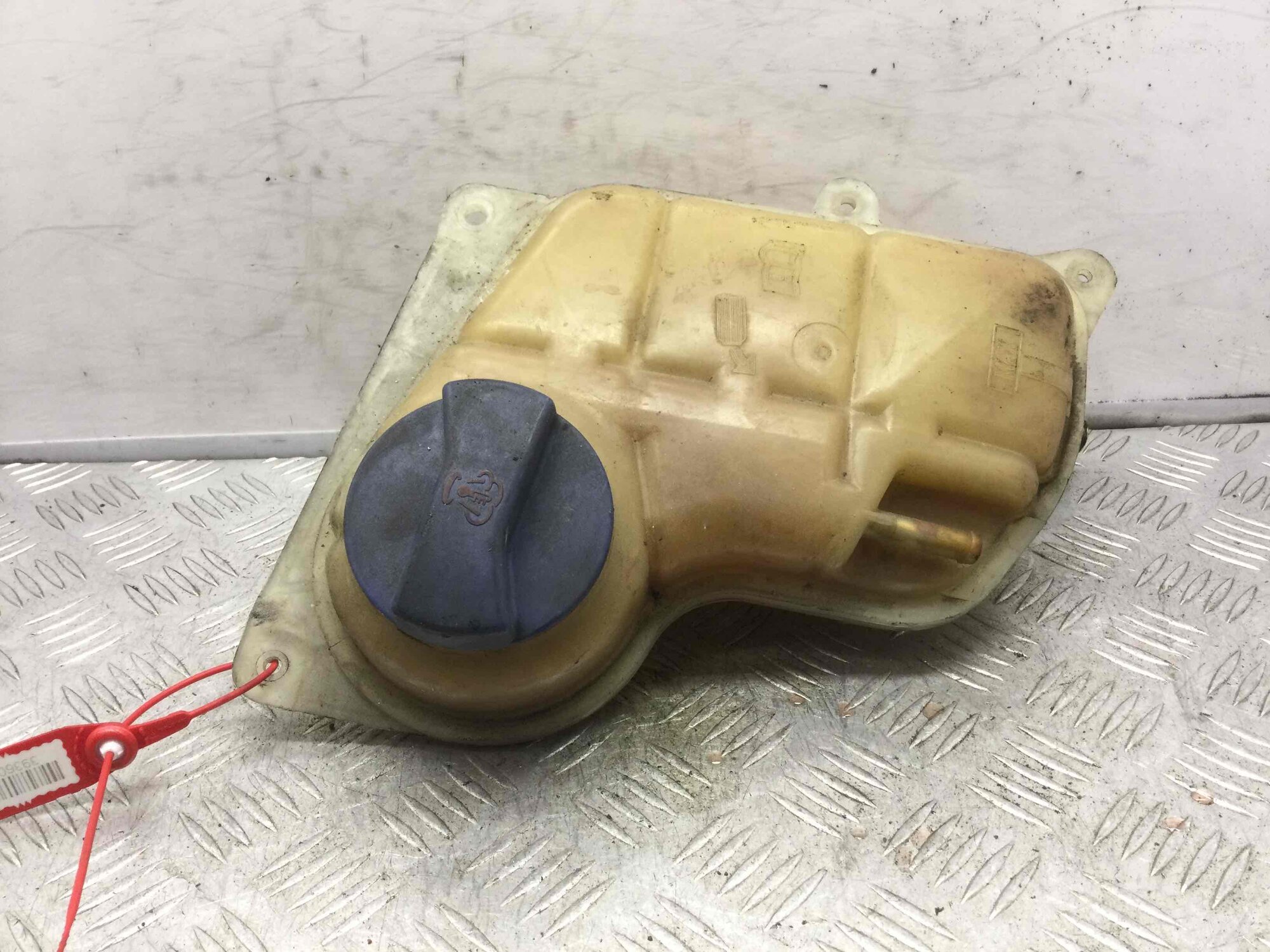 Б/У Бачок расширительный Volkswagen Passat B5 (1996-2000) 1999 г.