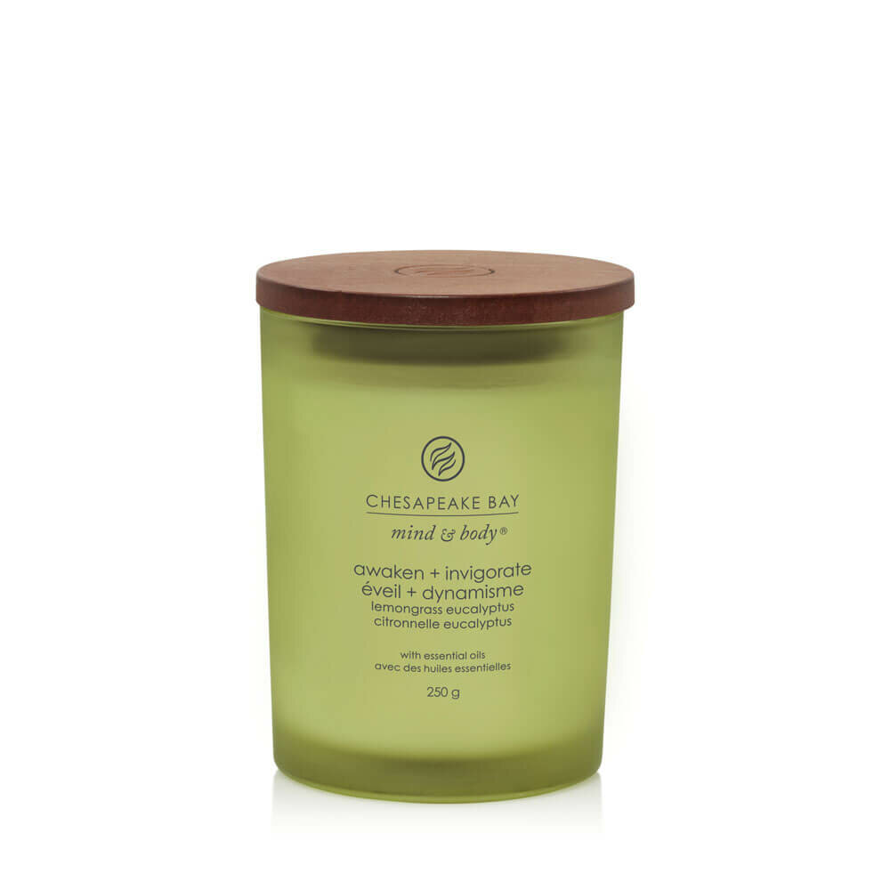 Chesapeake Bay Candle / Свеча средняя Пробуждающий и бодрящий (лемонграсс и эвкалипт) 250 гр.