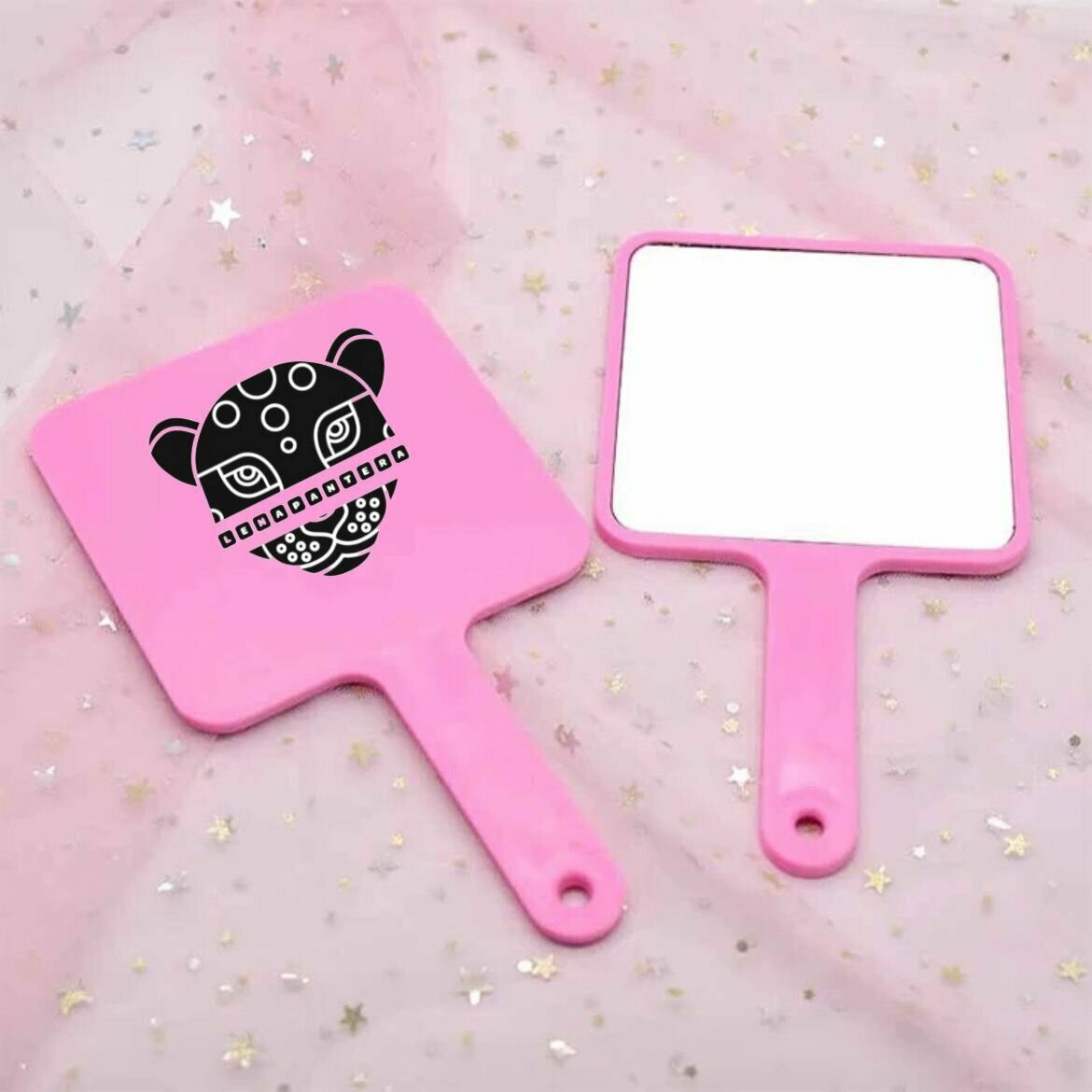Зеркало с ручкой для Аквагрима , макияжа , косметики , девочки, розовое с пантерой , зеркальная поверхность 12-12 см
